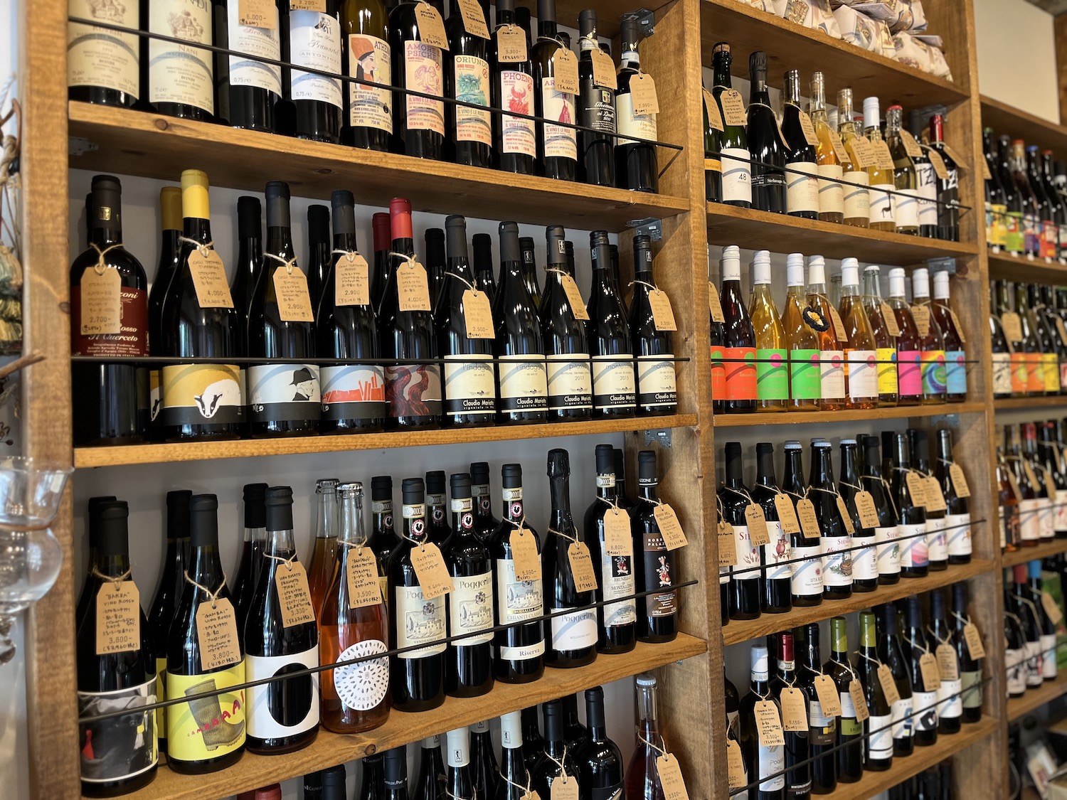 ここでしか買えない小規模生産者の自然派ワインが豊富！ イタリアワイン専門店『Enoteca da Luca（エノテカ ダ・ルカ）』 | イマタマ